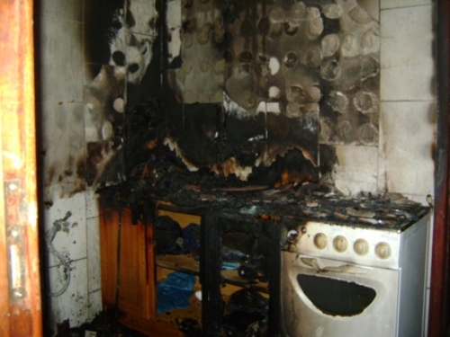 Homem incendeia própria casa após brigar com a esposa em Barra Velha Homem incendeia própria casa após brigar com a esposa em Barra Velha