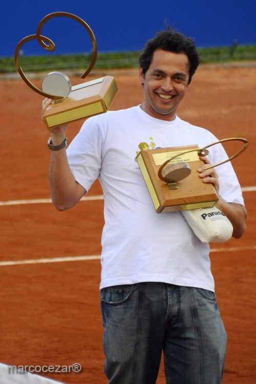 Fotógrafa Laura Sacchetti veio passar feriado na ilha