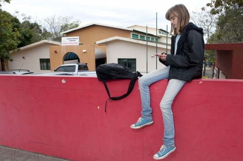 Secretária da educação critica gestão de escola e elogia a menina ...