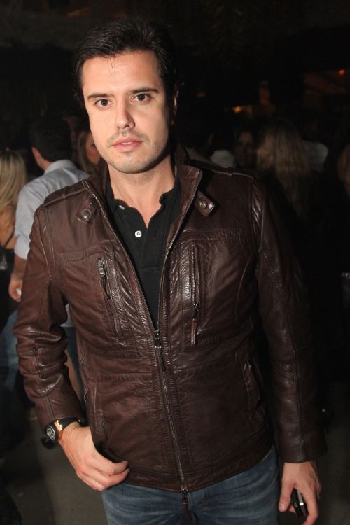 Glance produz campanha de verão da Areia Bronze