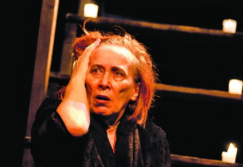 Atriz portuguesa abre o Festival Isnard Azevedo com "Dona Maria, a ...