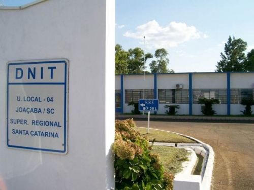 Ladrões arrombam prédio do DNIT em Joaçaba, mas perdem documentos pessoais