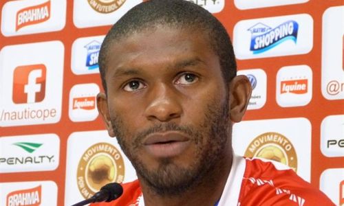 Alcides, ex-Chelsea e Benfica, é o novo reforço para a zaga do Náutico ...