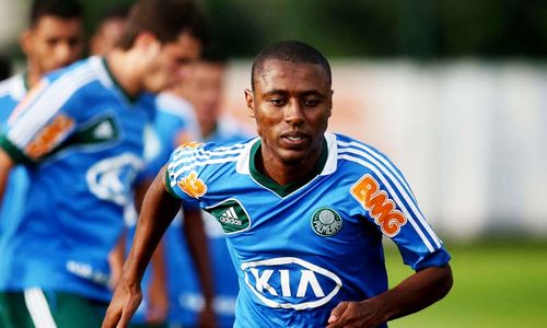 André Luiz faz sua 'estreia' em coletivos e recebe elogios no Palmeiras ... André Luiz faz sua 'estreia' em coletivos e recebe elogios no Palmeiras ...