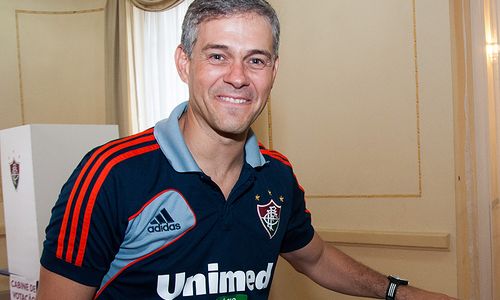 Se reeleito, Peter Siemsen visa separar o futebol do resto do ...