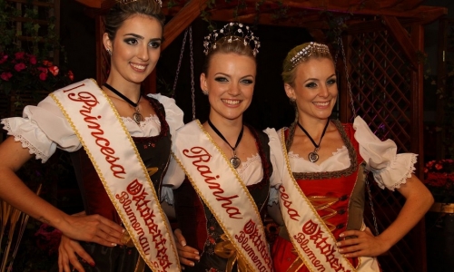 Jovem de 22 anos é a rainha da 31ª Oktoberfest