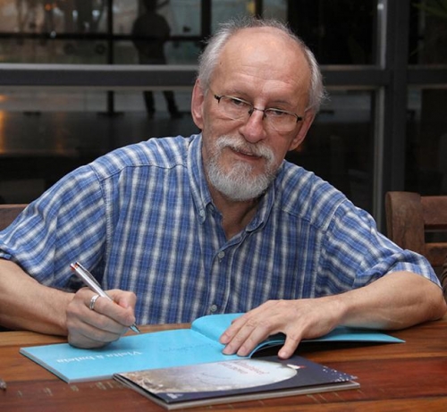 Escritor Paulo Venturelli vem a Florianópolis amanhã para o lançamento ...