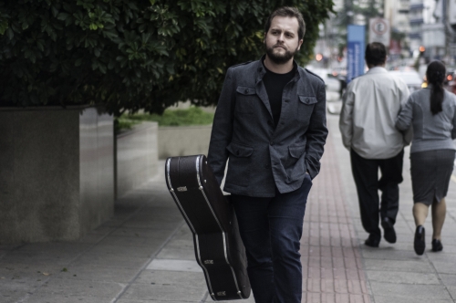 Denis Graeff grava as primeiras composições enquanto se habitua aos ...