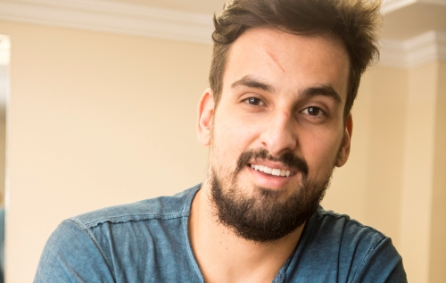 Sertanejo Leo Rodriguez, que participou de "A Fazenda 7", conta como ...