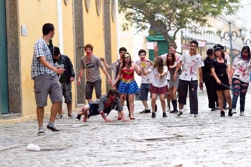 Zombie Walk: caminhada reunirá centenas de pessoas neste sábado, em ...