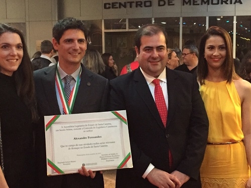 Alexandre Fernandes recebe na Capital a Comenda de Cidadão Catarinense