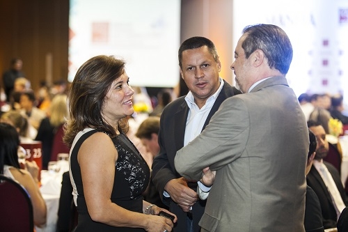 Ator da Broadway Martin Callaghan fará show no Teatro Juarez Machado no ...