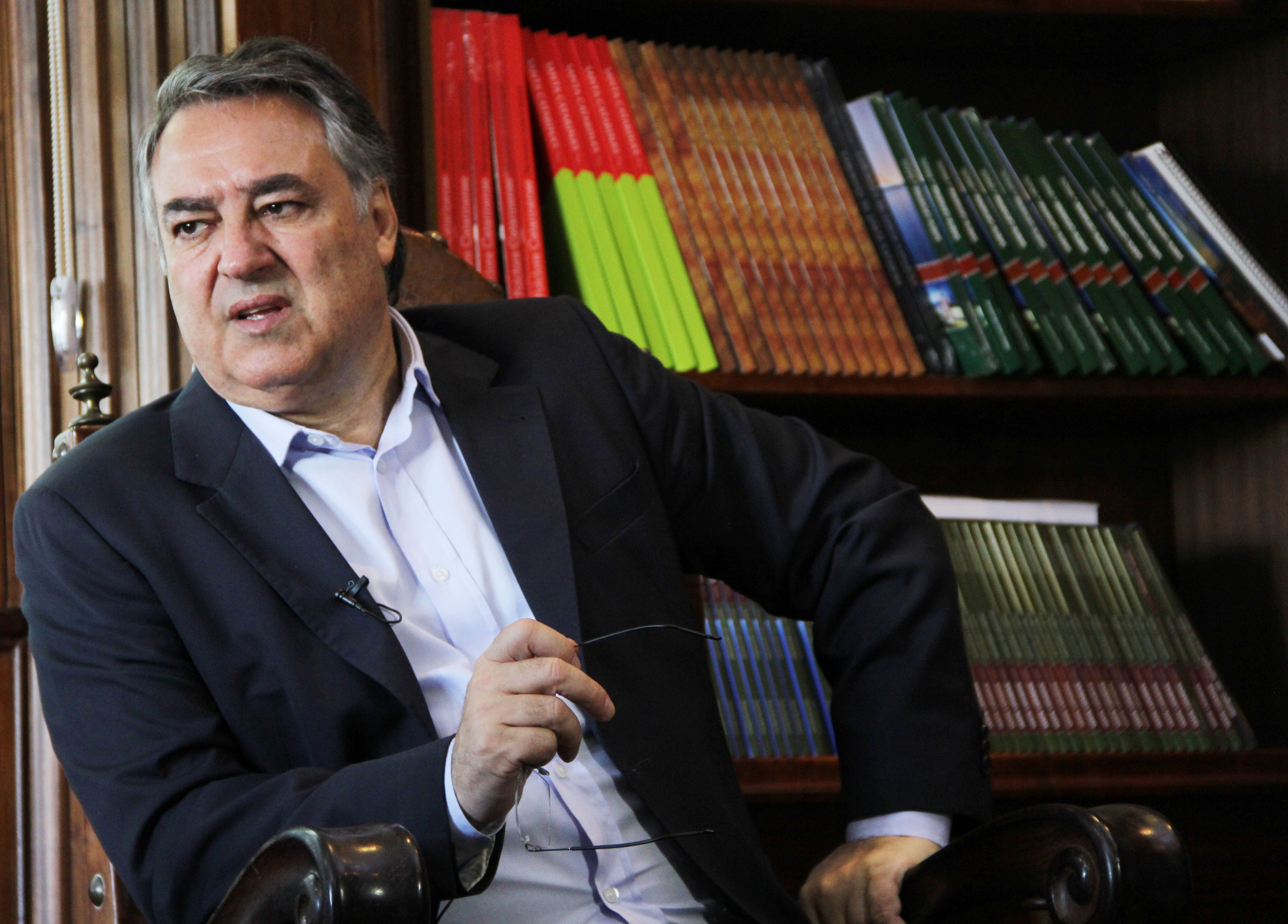 Raimundo Colombo recebe alta hospitalar nesta terça, em Florianópolis