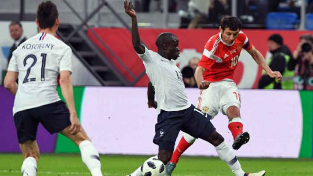 Amistoso pelo mundo: Veja imagens marcantes