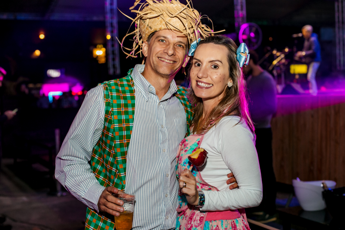 Vem ver quem passou pelo Arraiá do Music Park, no último sábado (21)