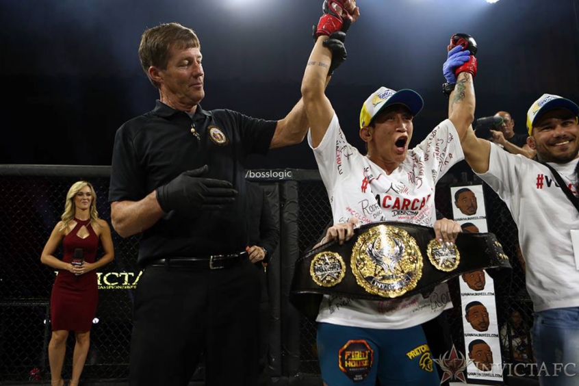 Campeã do Invicta FC, brasileira mantém humildade e cita 'evolução'
