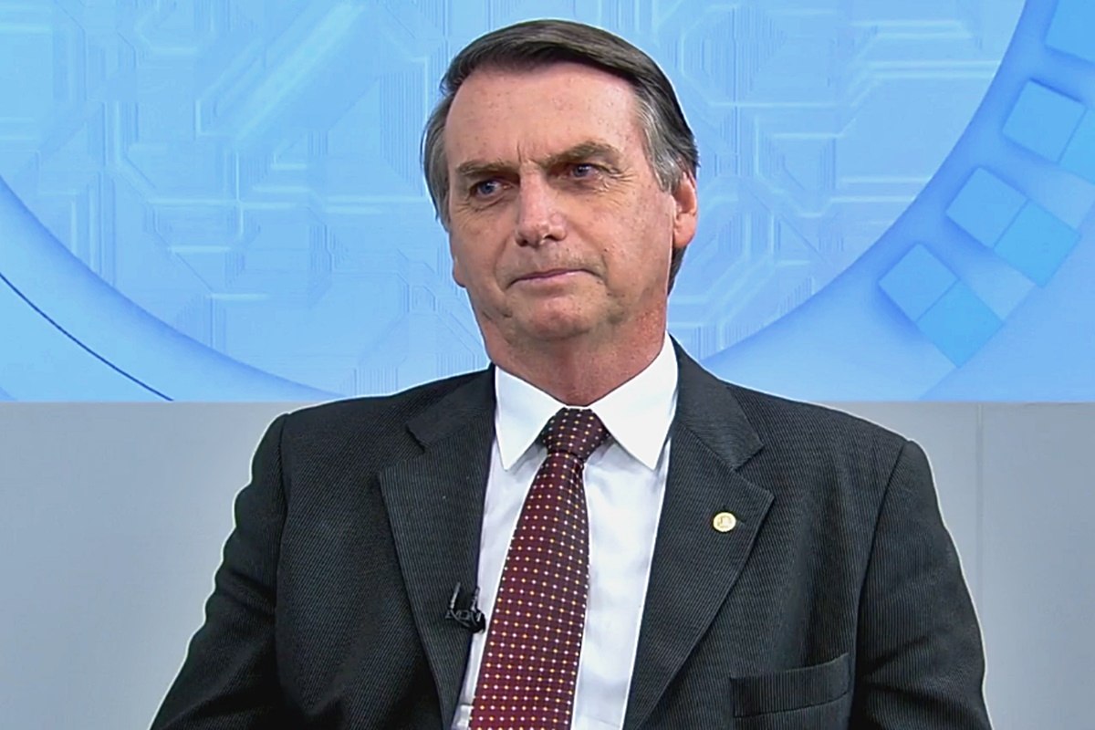 Bolsonaro confirma favoritismo e é o 42º presidente do Brasil