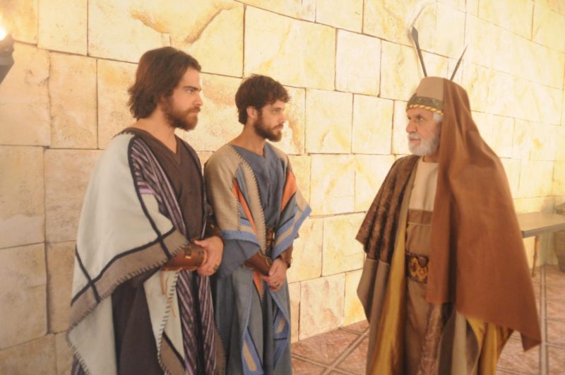 Aicão lê pergaminhos de Baruque, confira o resumo de “Rico e Lázaro" de ...