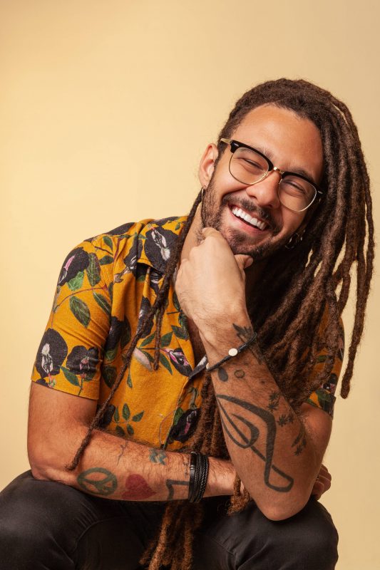 O cantor Gabriel Elias é atração confirmada do Rock in Rio 2019 e ...