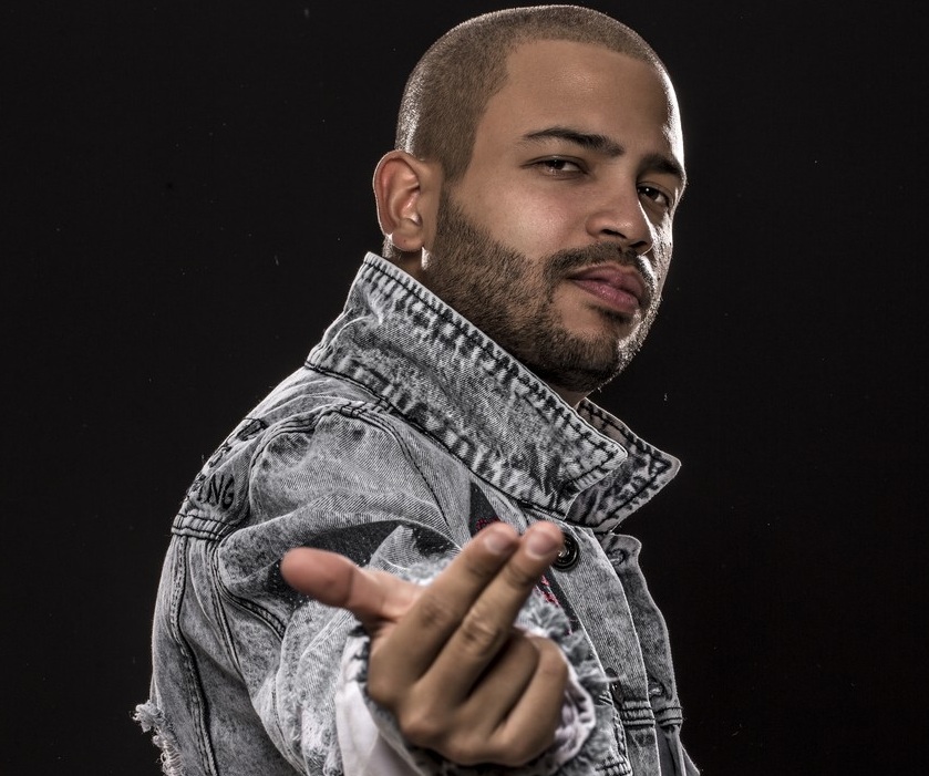 Cantor Projota traz grandes sucessos em apresentação na Slott nesta sexta