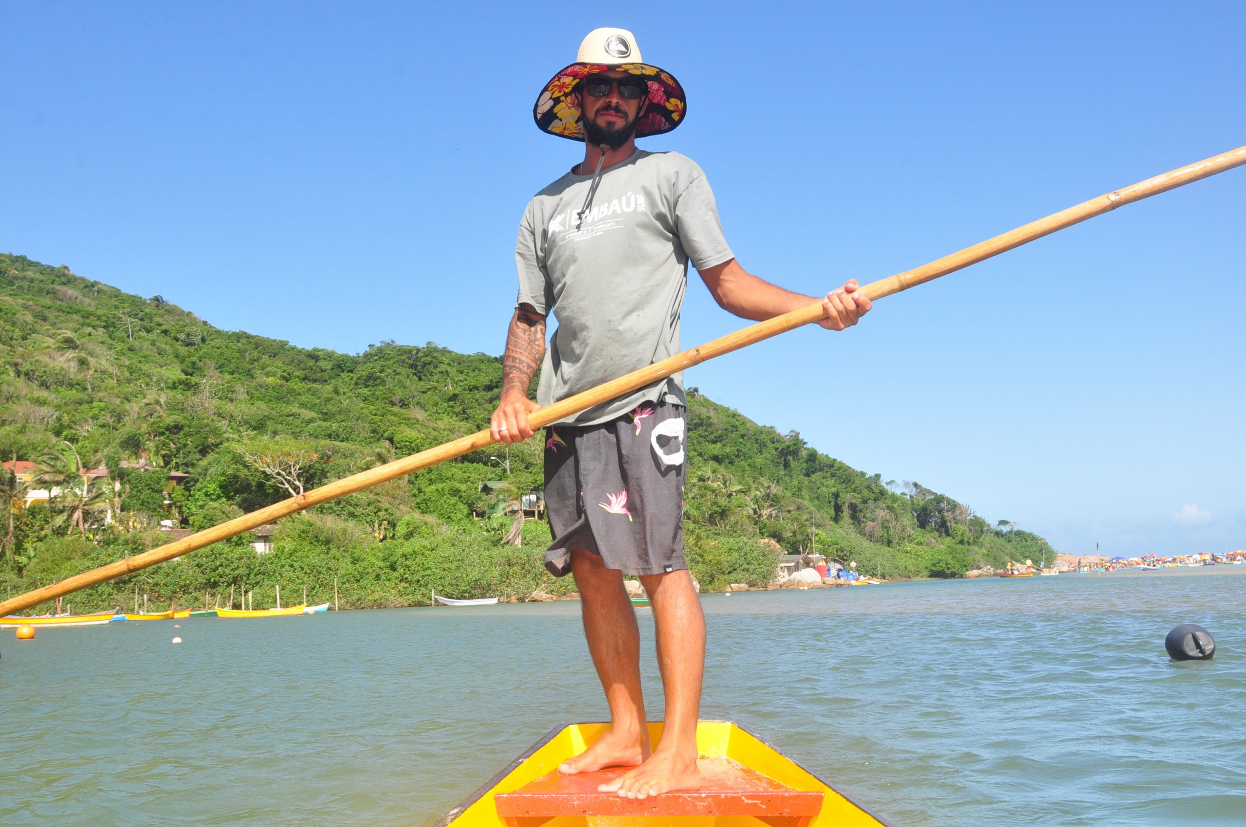 Barqueiros da Guarda do Embaú querem que travessia seja reconhecida ...