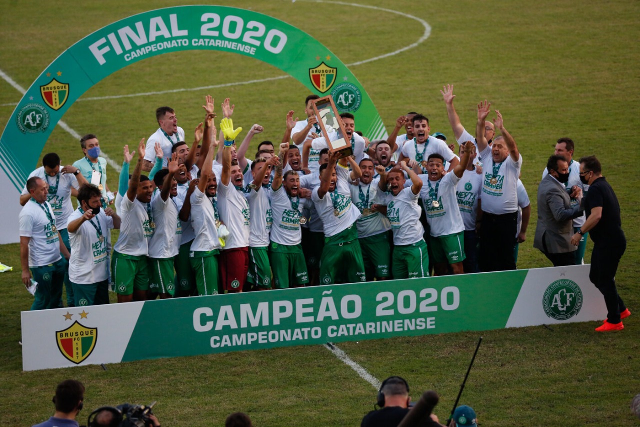 Chapecoense chega aos 50 anos com trajetória de paixão e conquistas