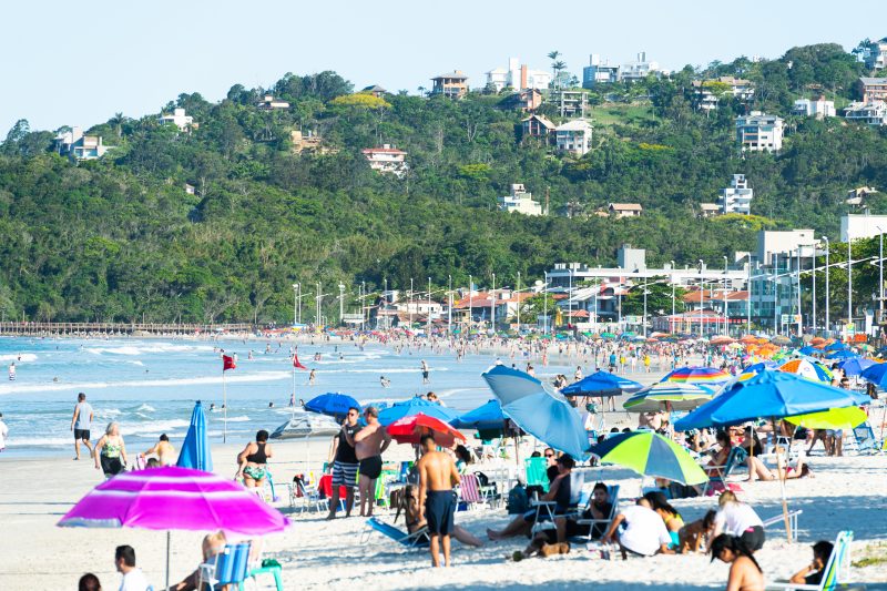 O que conhecer em Bombinhas? Escolha a sua melhor praia