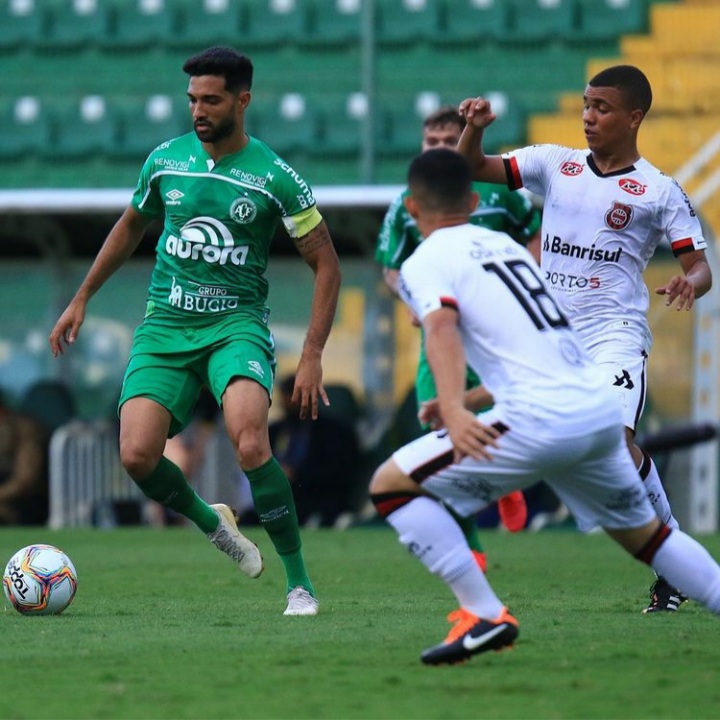 Alô, Série A: Chapecoense confirma retorno à primeira divisão; veja imagens