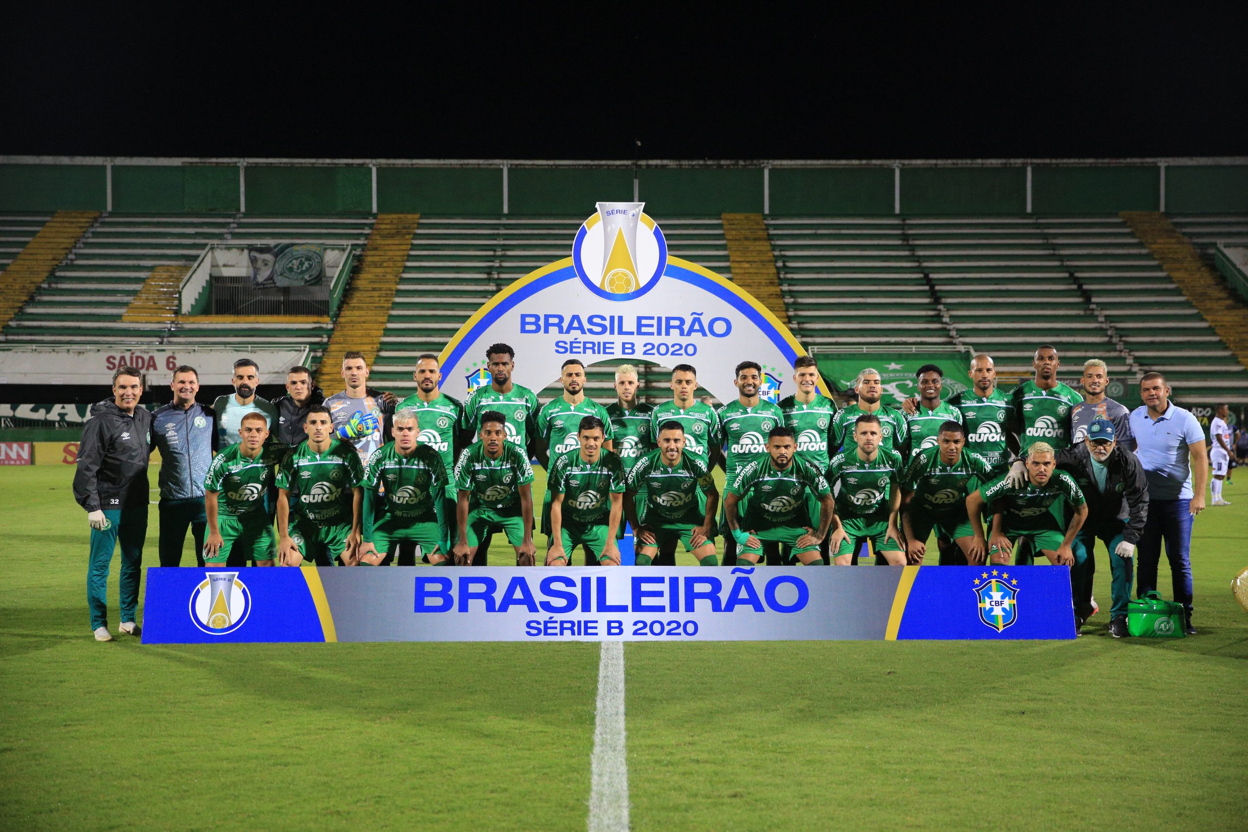 Saiba quem sai e quem fica no elenco da Chapecoense