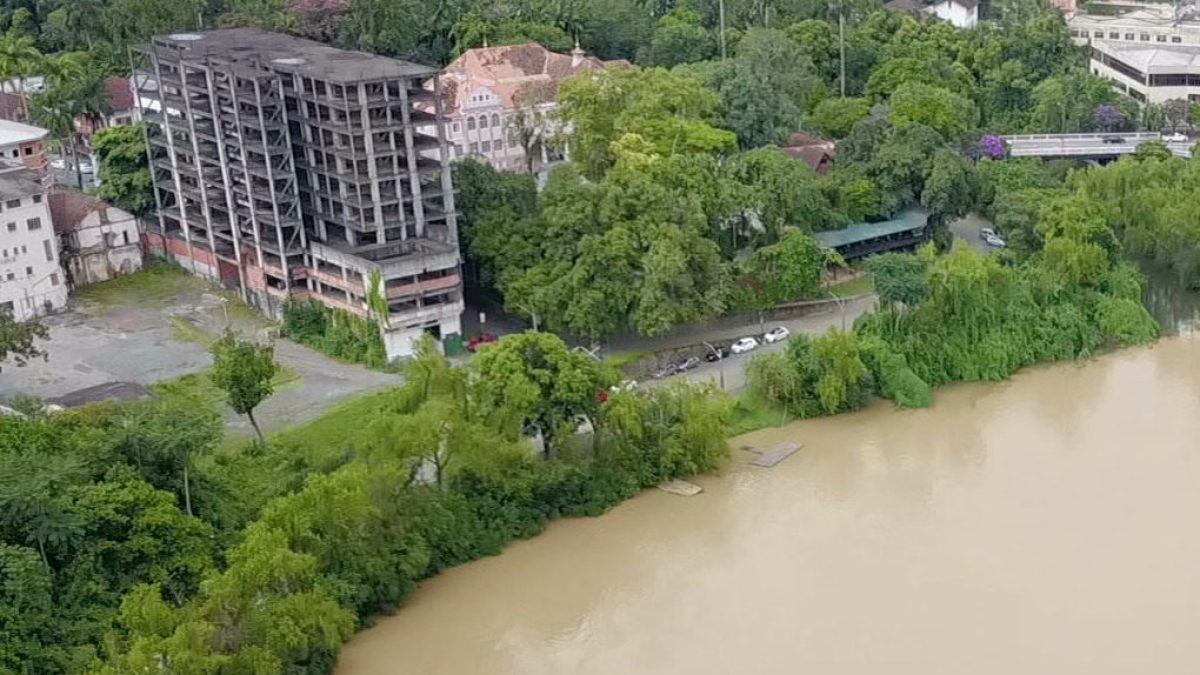 Apesar do projeto, Edifício América está travado em Blumenau