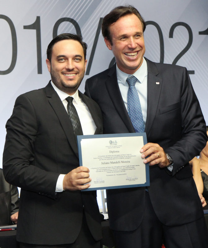 Juliano Mendelli é o novo presidente interino da OAB/SC