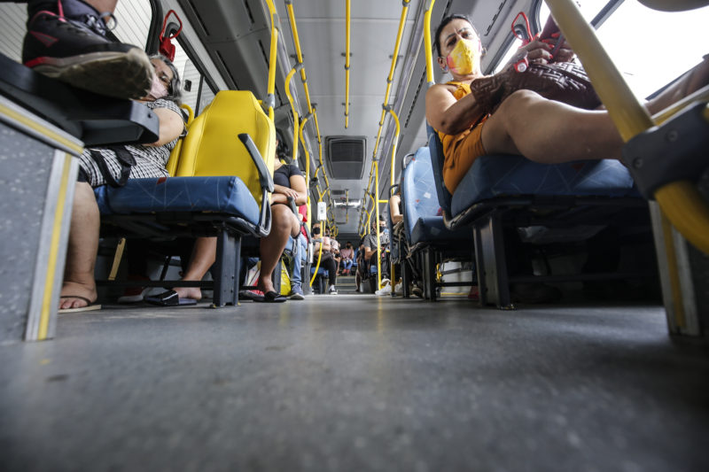 Homem é Preso Por Se Masturbar Encarando Adolescente Em ônibus De