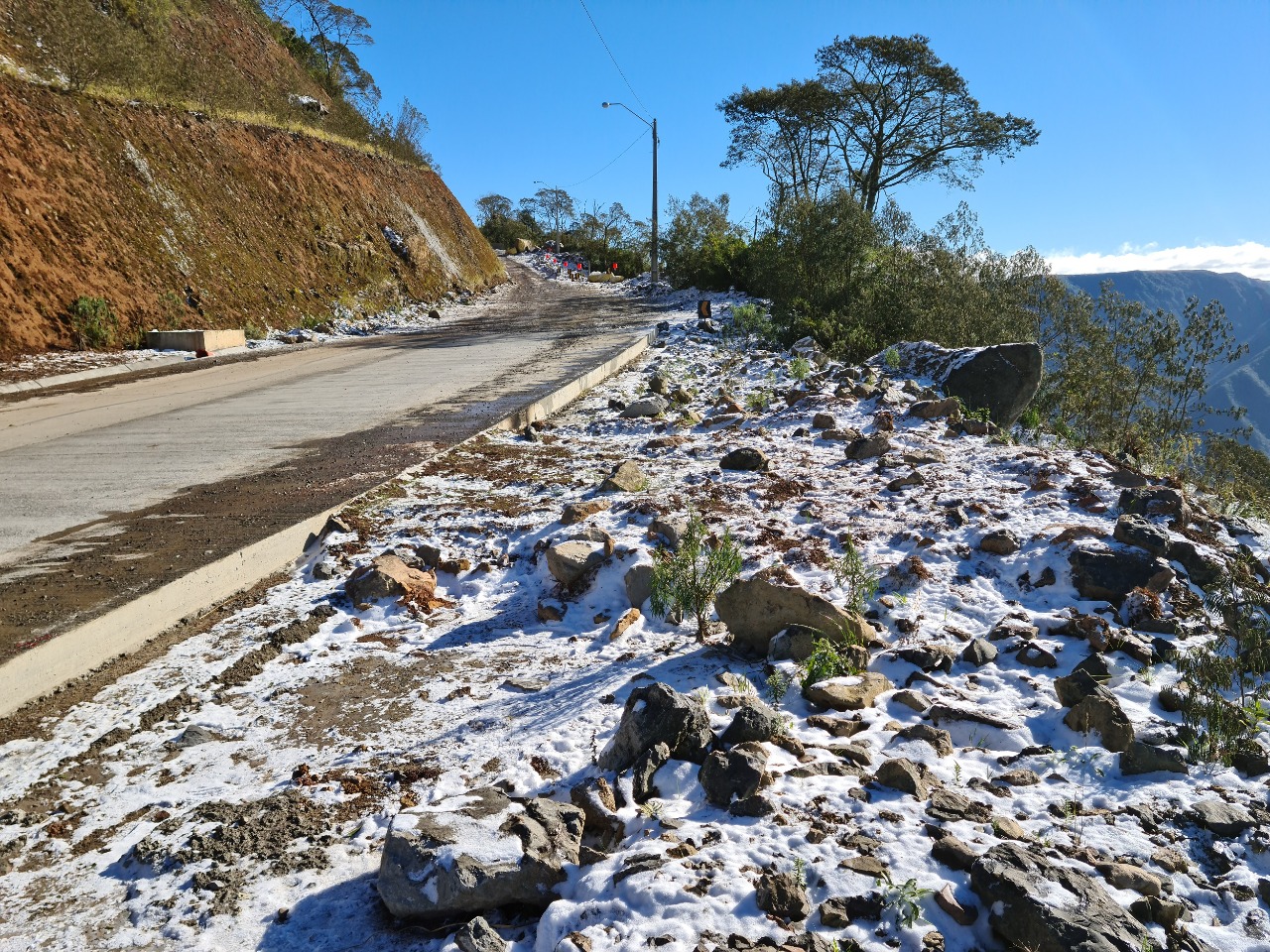 Neve e gelo na pista alteram horário de tráfego na Serra da Rocinha, no ...