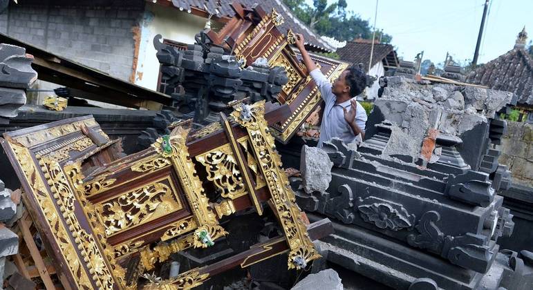 Terremoto sacode Bali e deixa três mortos Terremoto sacode Bali e deixa três mortos