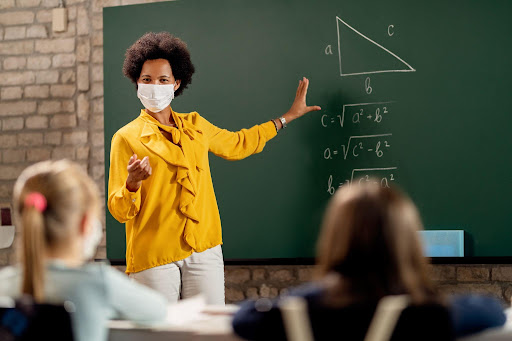Aumento salarial para professores em SC impulsiona busca por licenciaturas Aumento salarial para professores em SC impulsiona busca por licenciaturas