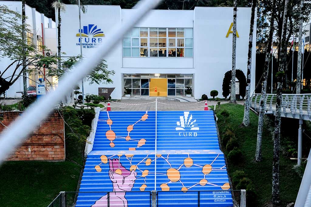 Governo de SC renova compromisso para federalização da Furb