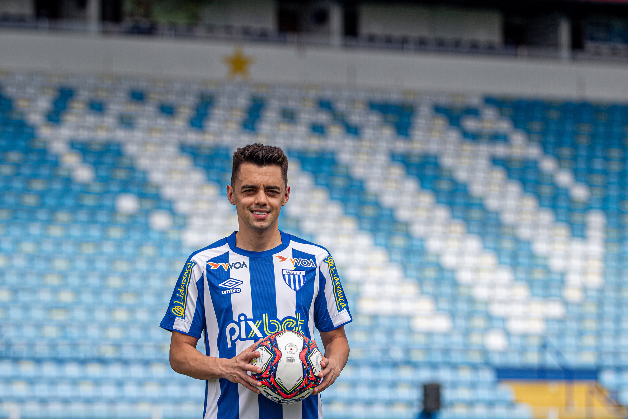 Conheça a trajetória de Matheus Ribeiro, novo reforço do Avaí