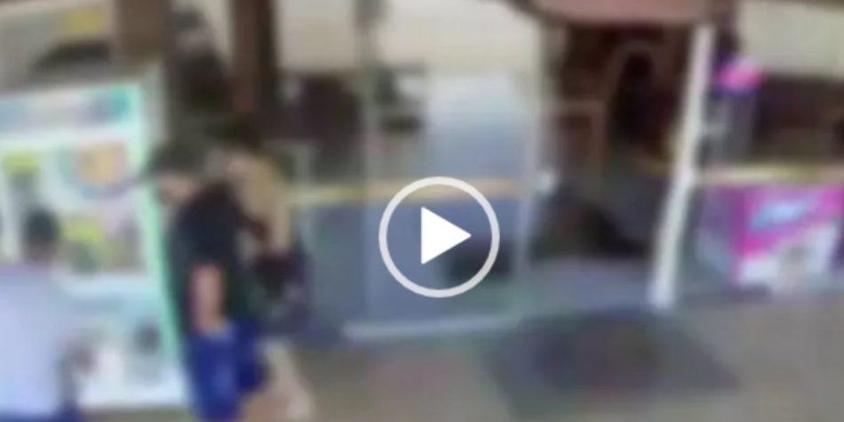 Vídeo flagra grupo furtando dinheiro em máquina de bichos de pelúcia em ...