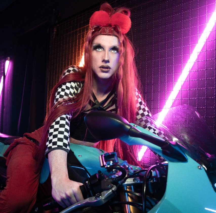 De SC, drag queen Gallaxia lança nova música e videoclipe