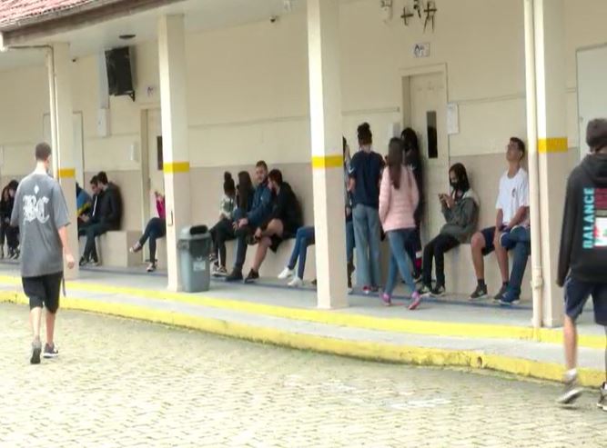 'O nosso futuro depende disso': mesmo sem obrigação, jovens de Blumenau ... 'O nosso futuro depende disso': mesmo sem obrigação, jovens de Blumenau ...