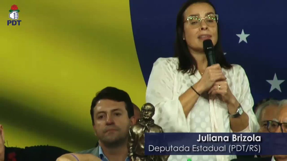 Neta de Leonel Brizola presta homenagem ao catarinense Manoel Dias