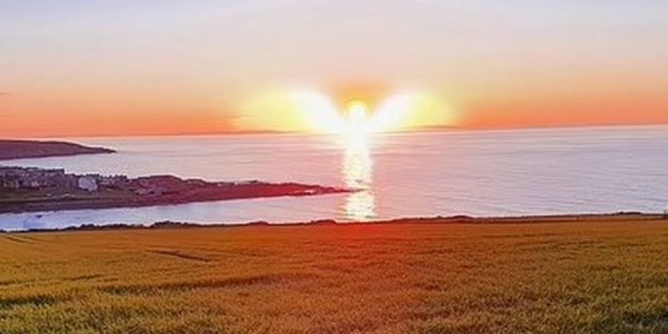 Fotografia registra 'anjo' em pôr do sol e viraliza na internet | ND Mais