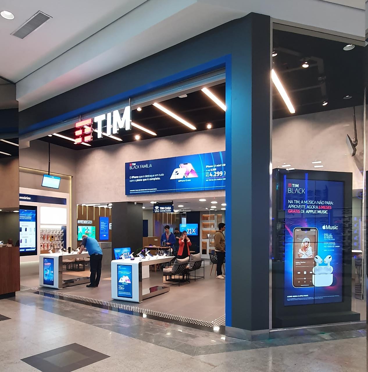 TIM inaugura loja em Blumenau com conceito voltado à experiência dos ...