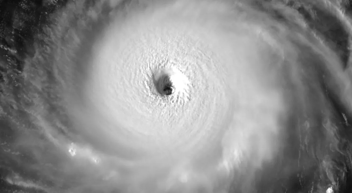 O que se sabe sobre o super tufão que se desloca no oceano?