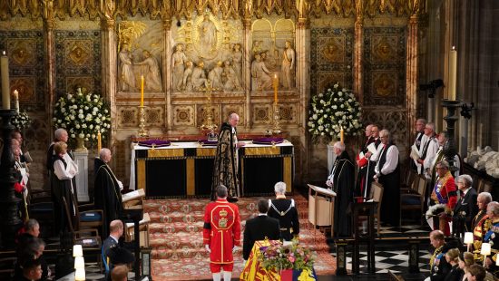 Atestado De óbito Da Rainha Elizabeth Ii Revela Causa Da Morte Confira