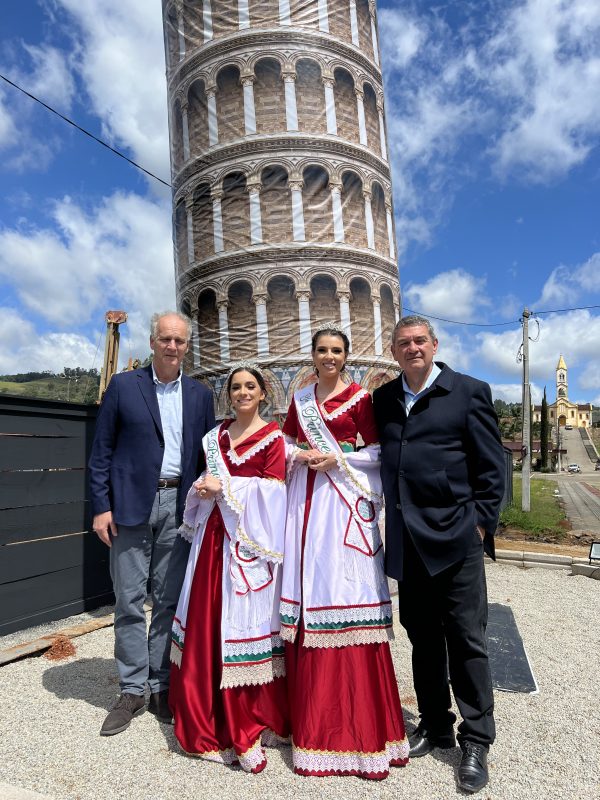 Garibaldi recebe titulo em SC