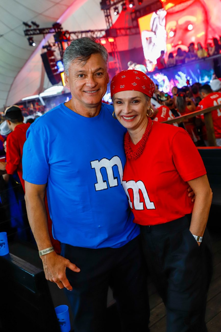 FOTOS: Veja fantasias que desfilaram na festa Magic Island, em ...