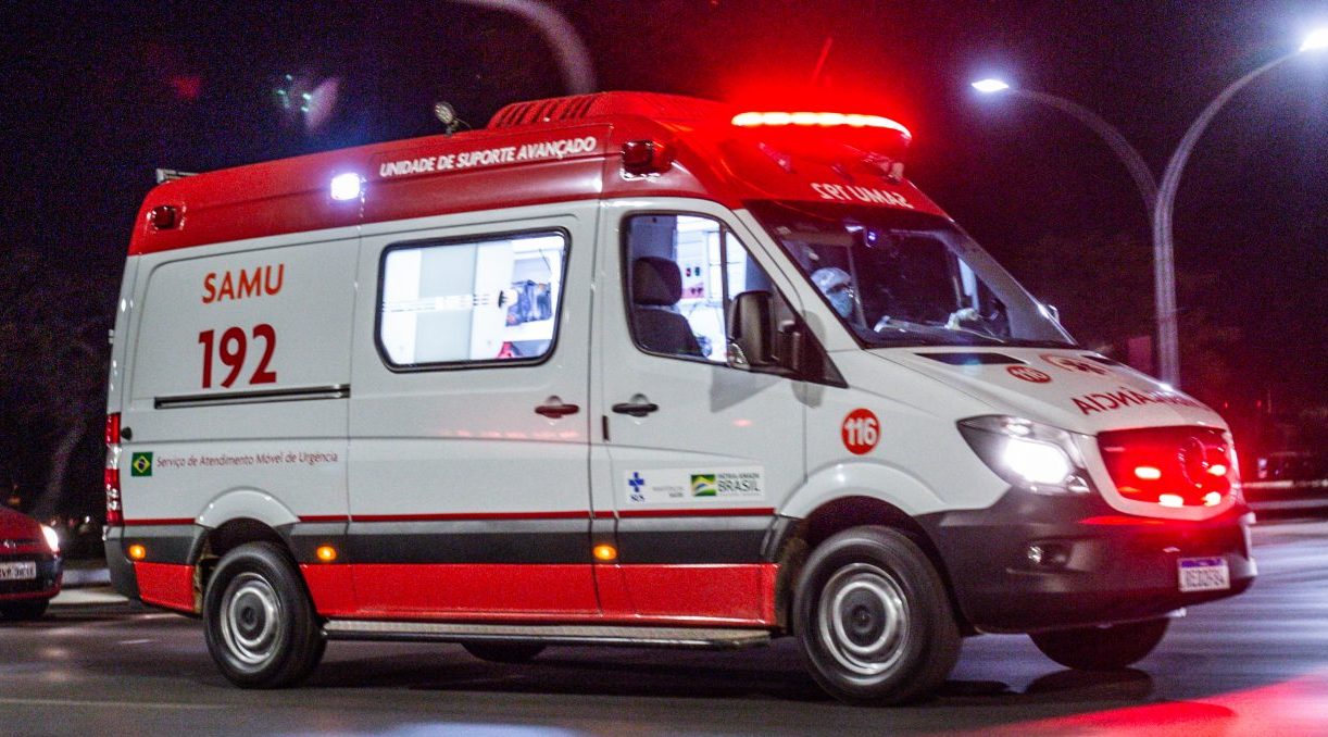 Acidente com motos deixa homem com parte da perna arrancada e traumatismo craniano em Blumenau