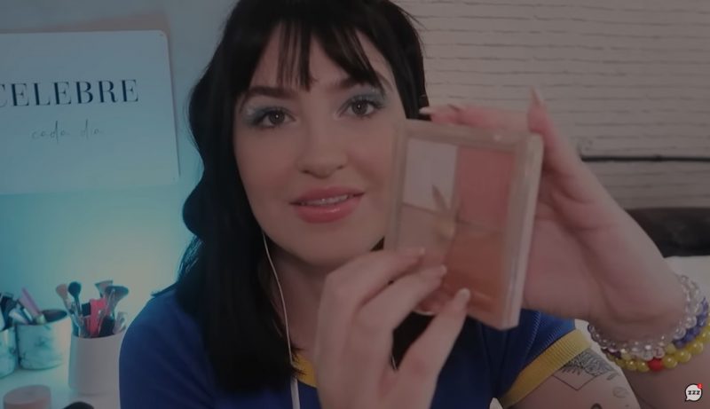 VÍDEO: Entenda o que é ASMR e como influenciadora de Joinville ganha ...