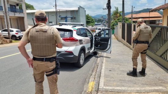 Quem é a mulher morta a facadas em Jaraguá do Sul e o que diz a delegada